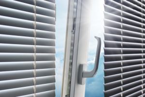 How to Block Sunlight Heat From Windows - Here are 11 Ways (Cheap and ...